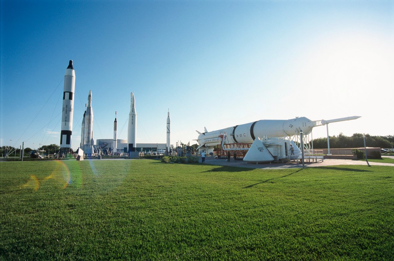 Space and satellite insurance solutions | Munich Re