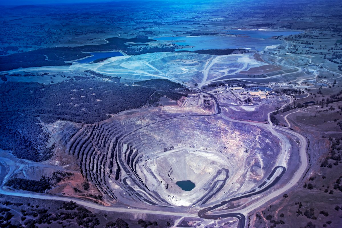 mining regulation uk